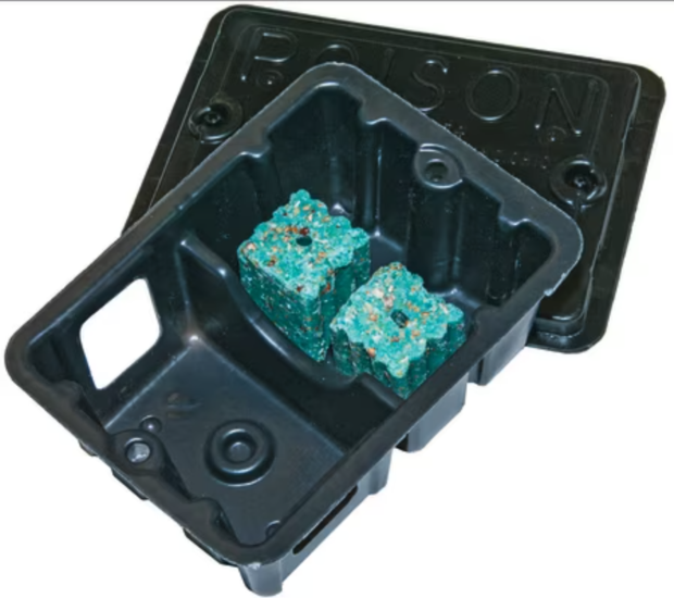 JT EATON PLASTIC MOUSE FEEDER - IFC